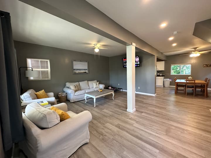 Gannon Family 3 Bed 1 Bath House On West Second - Erie, PA