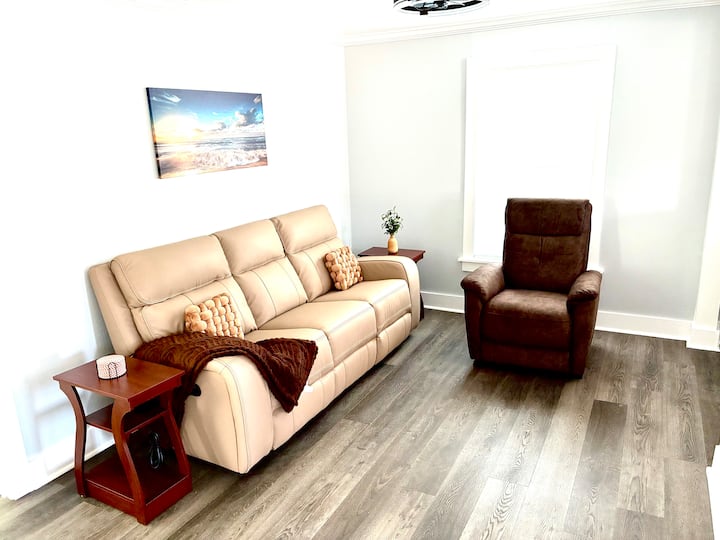 Serenity Flat Downtown - ダニーディン, FL