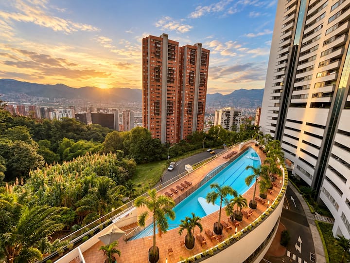 Village Near Provence | Wifi + Swimming Pool | View - Medellín