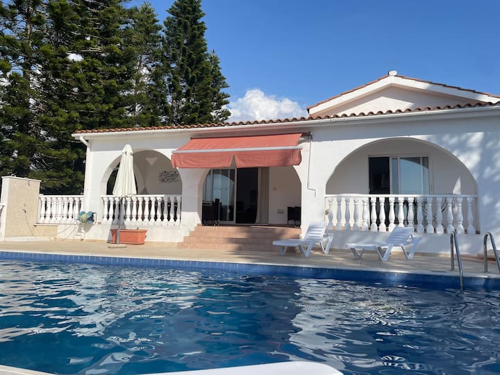 Elevated Villa With Private Pool, Near Coral Bay - Paphos