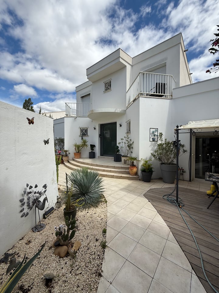 Villa Face Au Golf Avec Piscine à Débordement - Aigues-Mortes
