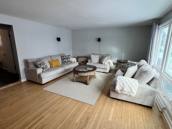 Cozy University Area 3 Bedroom  (1 Mile From Su) - Syracuse, NY