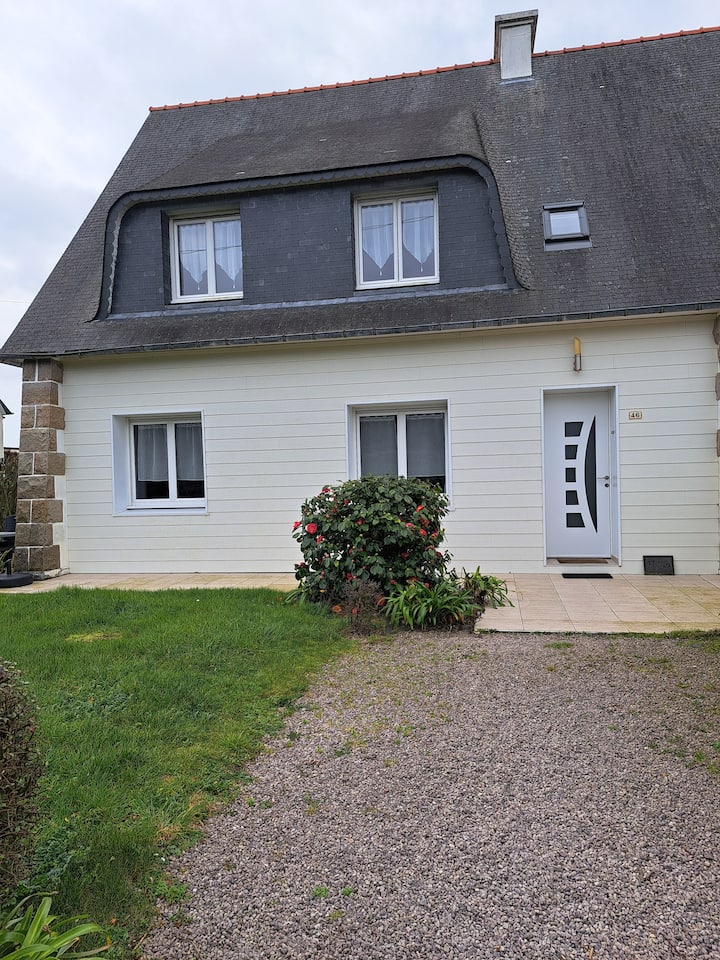 Ty Glas : Gr34 Et Plage - Fréhel