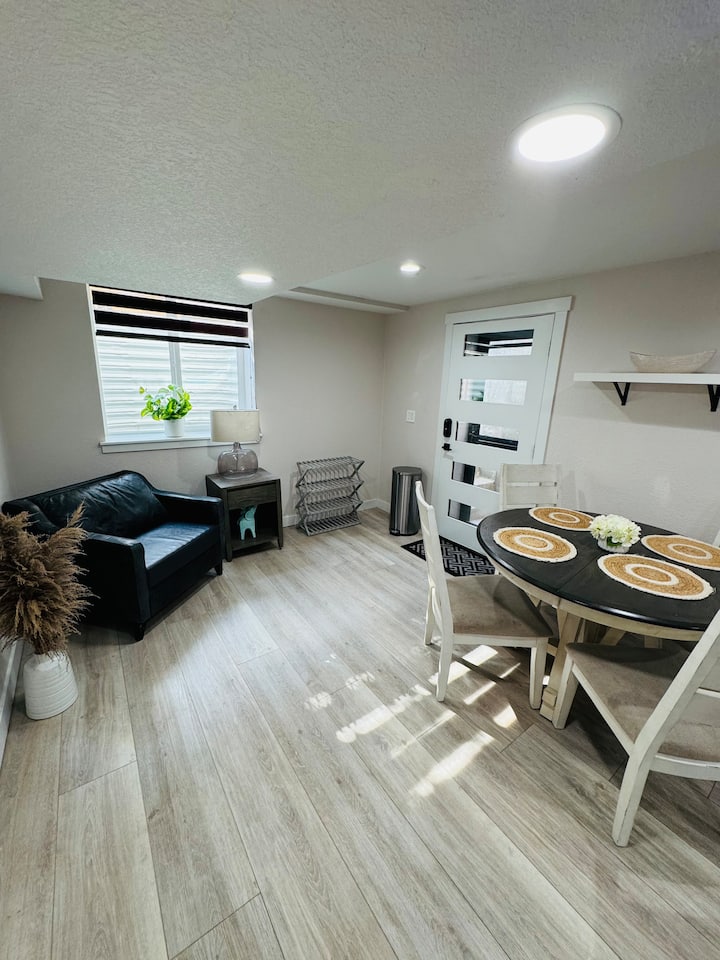 The Bottom Unit - Thornton, CO