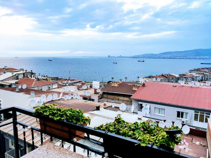 Pleasant Apartment With Amazing Sea View - İzmir