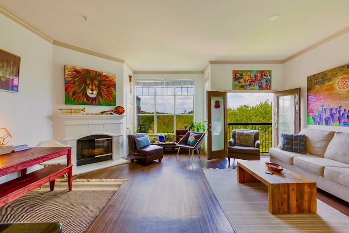 The Water Sol | Stylish Austin Treehouse Vibes - Austin, TX