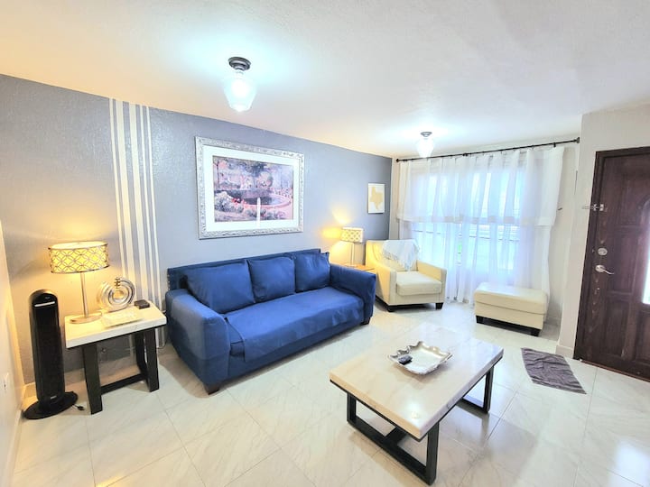 Bonita Casa En Fracc Privado. Cerca Del Consulado. - Ciudad Juárez