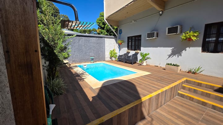 Habitación Céntrica Con Piscina Y Desayuno - Puerto Iguazú