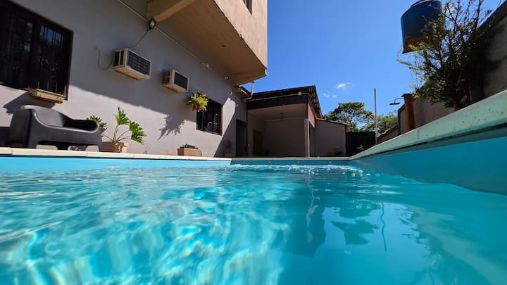 Habitación Céntrica Con Piscina Y Desayuno - Puerto Iguazú
