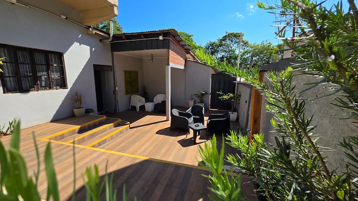 Habitación Céntrica Con Piscina Y Desayuno - Puerto Iguazú