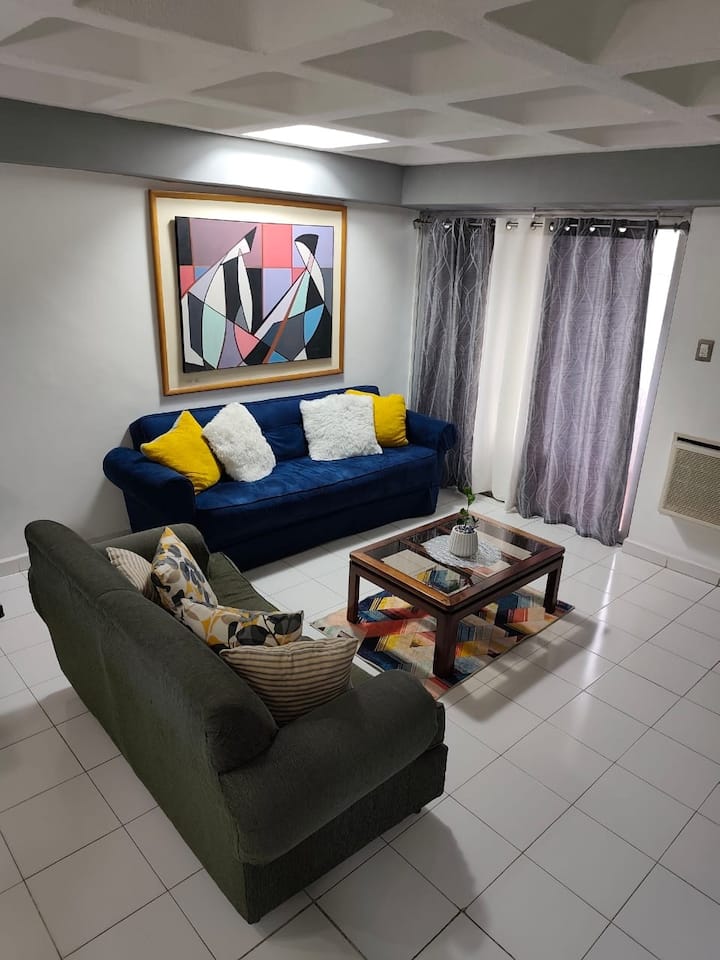 Apartamento De 1 Habitacion, Con Estacionamiento. - Venezuela