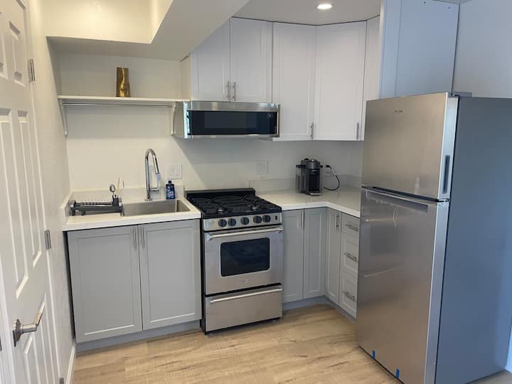 Modern 1-bedroom Cozy Retreat - Foster City, CA