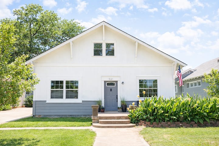 *5 Star* Historic Home | Getaway Close To Casino - Silo, OK