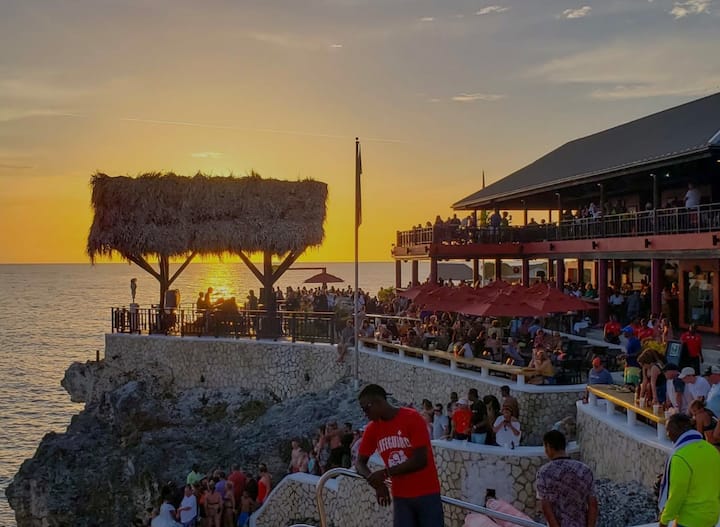 Bak A Yaad Private Room In Hostel Bathroom Shared - Negril