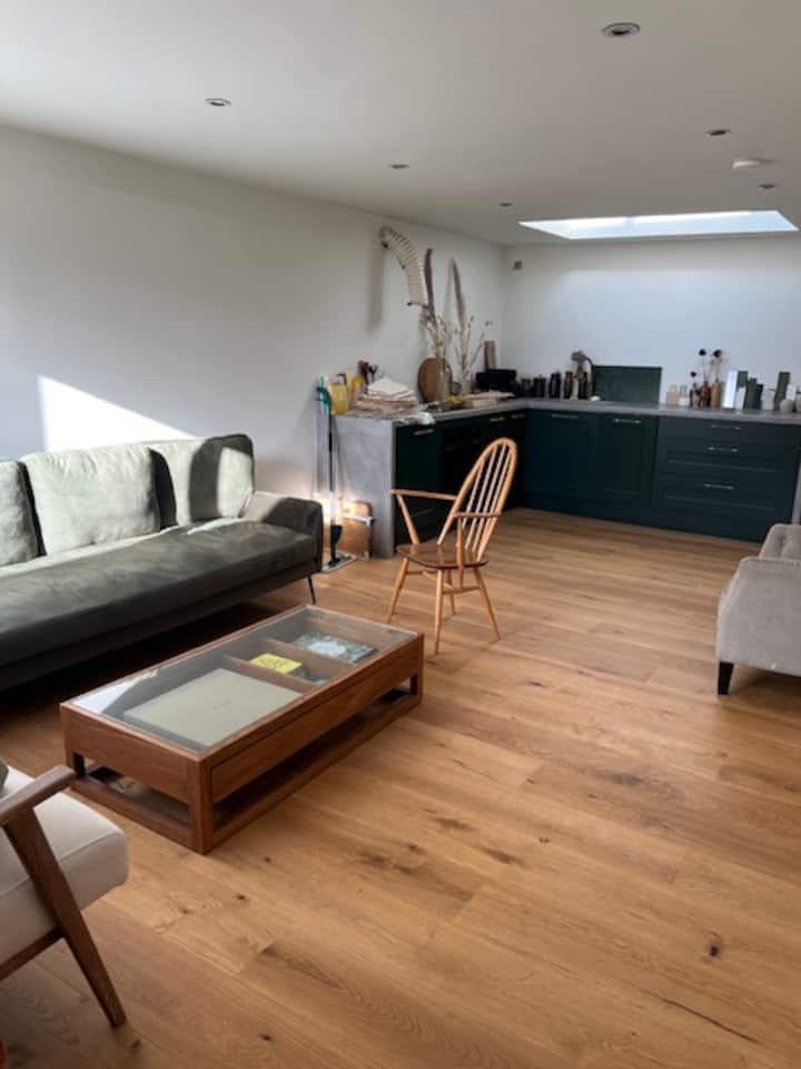 Stylish Flat With Exquisite South Facing Terrace - Tonbridge