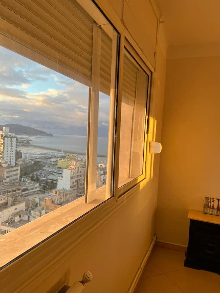 Appartement 100 M2 Proche Du Blvd Du Front De Mer. - Oran