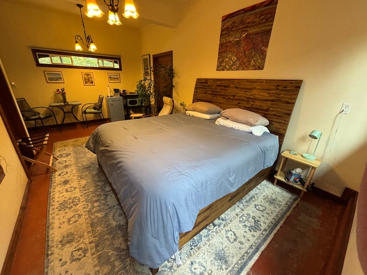 Midtown Santa Cruz Getaway - Santa Cruz, CA