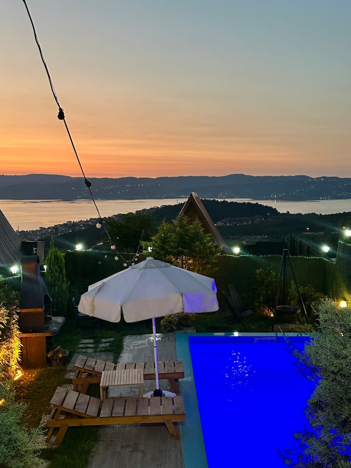 Göl Manzaralı Havuzlu
Sapancalivambungalow - Sapanca