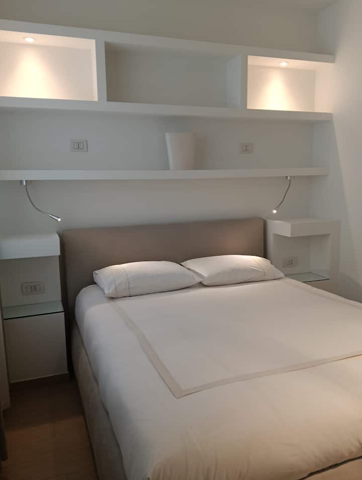 New, Central, Tube - Milan