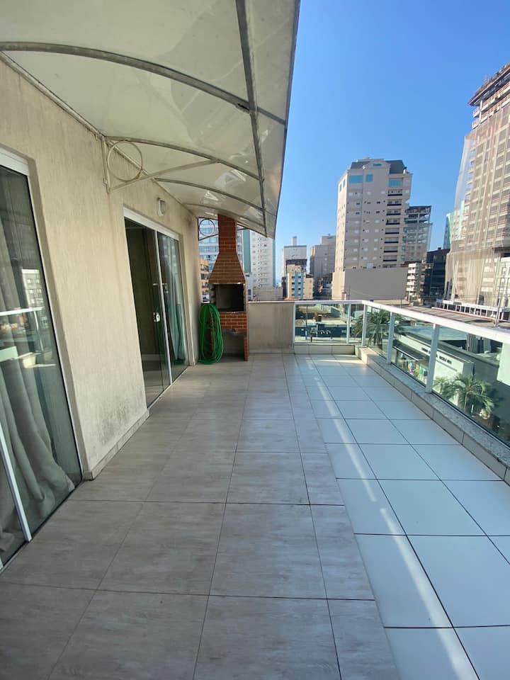 Apto C/ Sacada Aberta E Churrasqueira Próx Ao Mar - Itapema