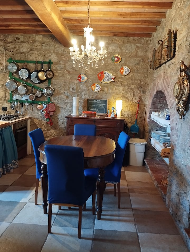 Stanza In Casale Maremmano - Follonica