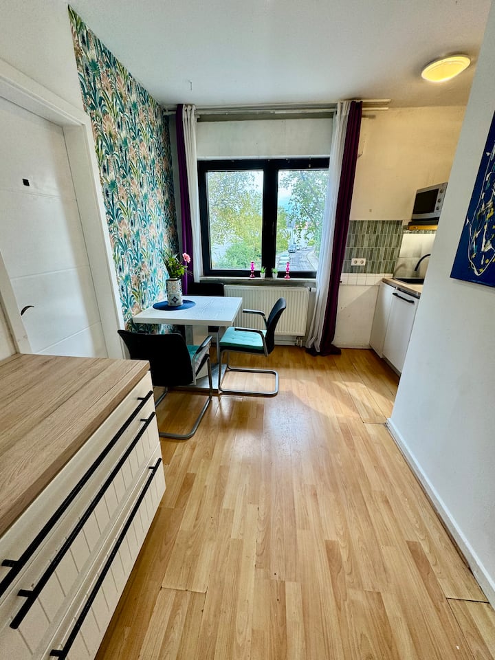 Hell Und Gemütlich 2 Zimmer Wohnung Platz Für 3 - Karlsruhe