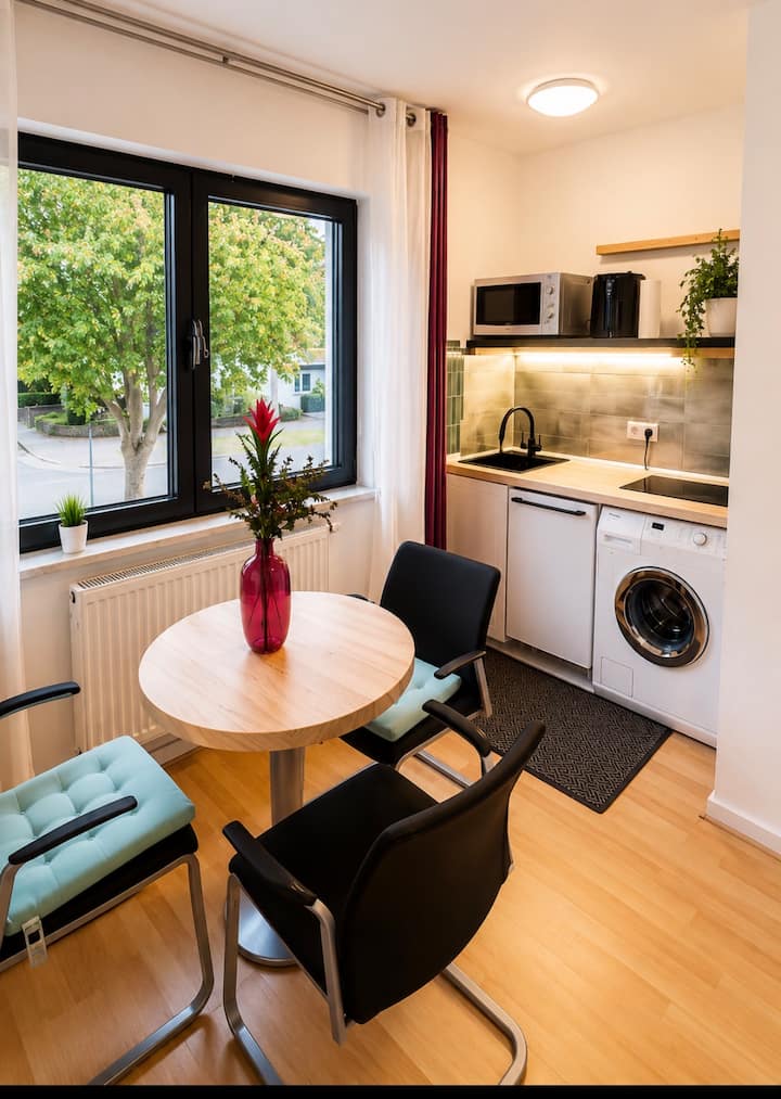Hell Und Gemütlich 2 Zimmer Wohnung Platz Für 3 - Karlsruhe