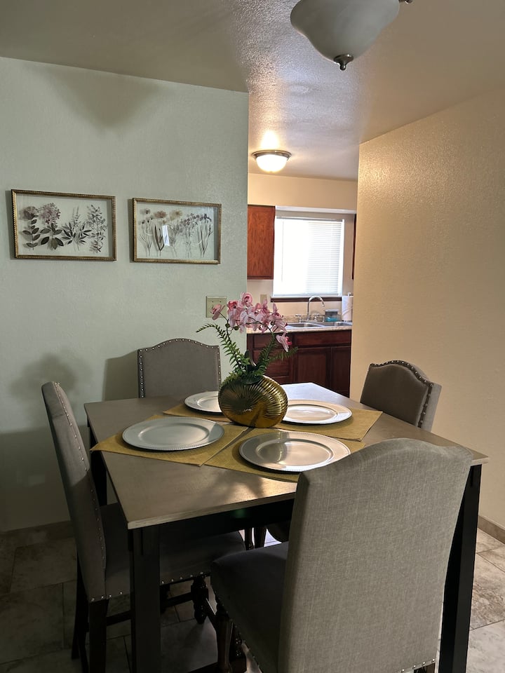 Cozy And Comfortable Two Bedroom Apartment A - Las Cruces, NM