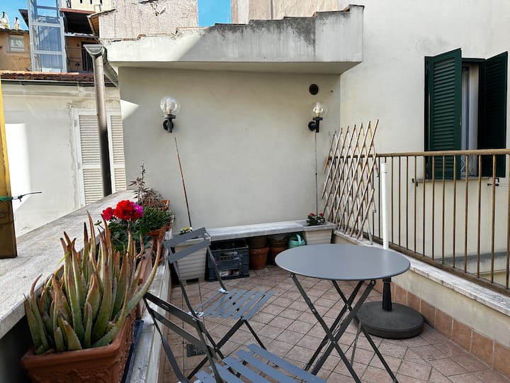 Basic, Quiet Roof-top Studio With Terrace (Navona) - Roma