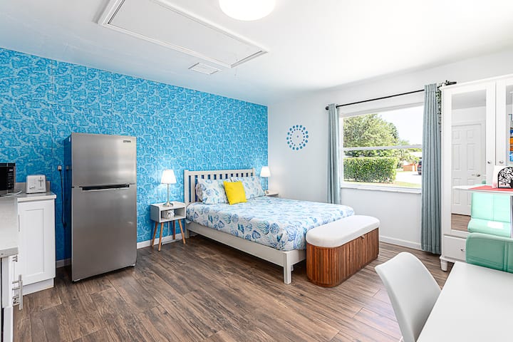 Private Studio 5 Minutes From Beach (All New) - Naples, FL