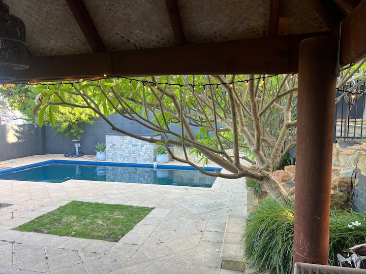 Resort Style 4 Bed 3 Bth Home, City Views, Pool -