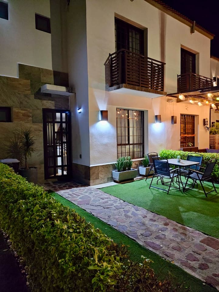 Cómoda Casa En Fraccionamiento Privado En Leon Gto - León