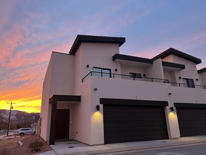 Capone's Hideaway! - Pet Friendly - Kanab, UT