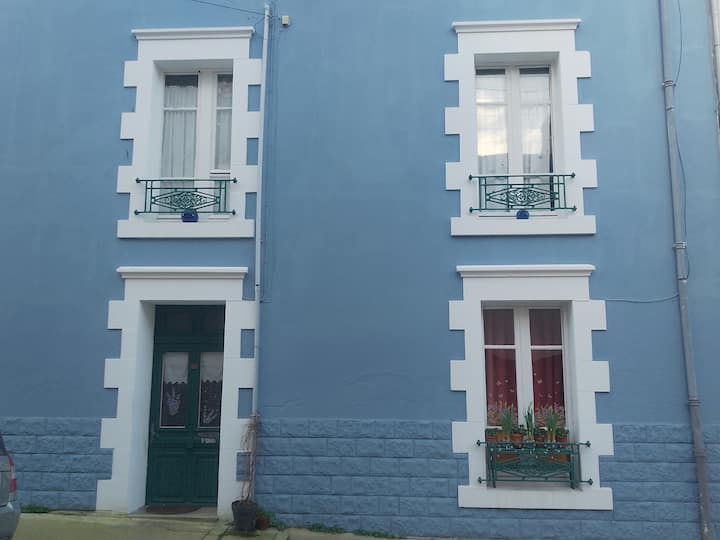 Chambre Bleue Dans La Maison Familiale - Douarnenez