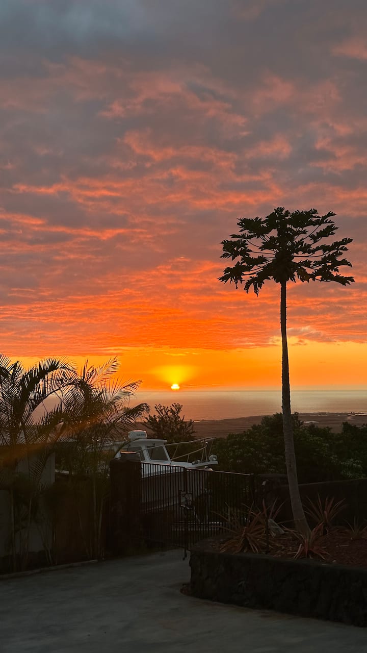 Beautiful Sunset Ohana - Kailua-Kona, HI