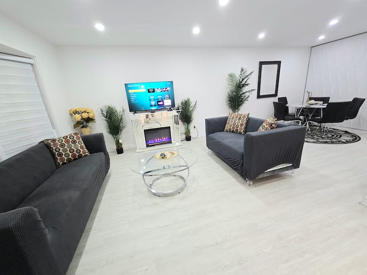 Modern 3bdr/2ba W/ Bbq |Hwy 410 | Pearson Airport - Brampton