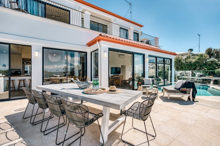 Villa Sunshine - Ocean Views, 200m To Beach - Noosa Heads