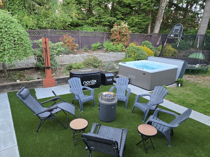 Bright Ground Level Suite With Spa On Quiet Street - North Vancouver