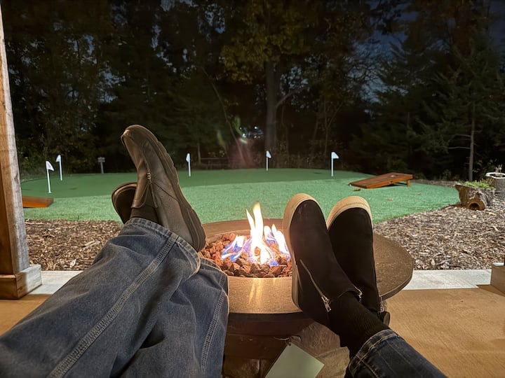 Relaxing Woodland Getaway W/ 1br, 1ba - Kansas City, KS