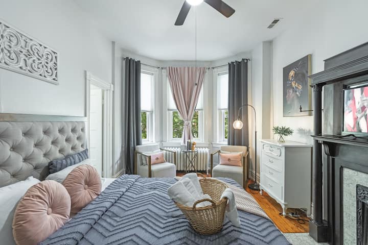 Charming;2 Floors;2king;rooftop;movienight;parking - Richmond, VA