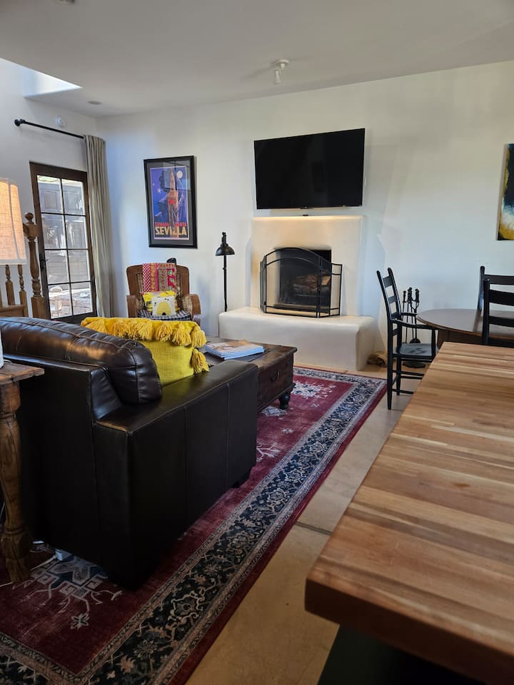 Luxe, Serene Casita Near Sf Plaza/opera/ski Area! - Santa Fe, NM