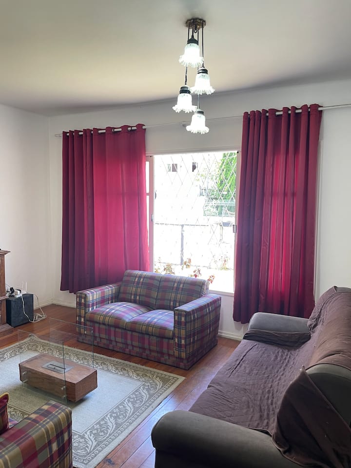 Casa Bem Localizada E Quintal Amplo Em Teresópolis - Teresópolis