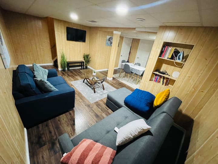 One-bedroom Basement Suite With Free Parking + Ac - St. Albert
