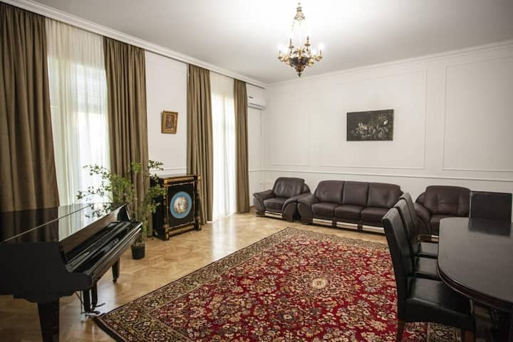 The Best Apartment In The Heart Of The City - Tbilisi