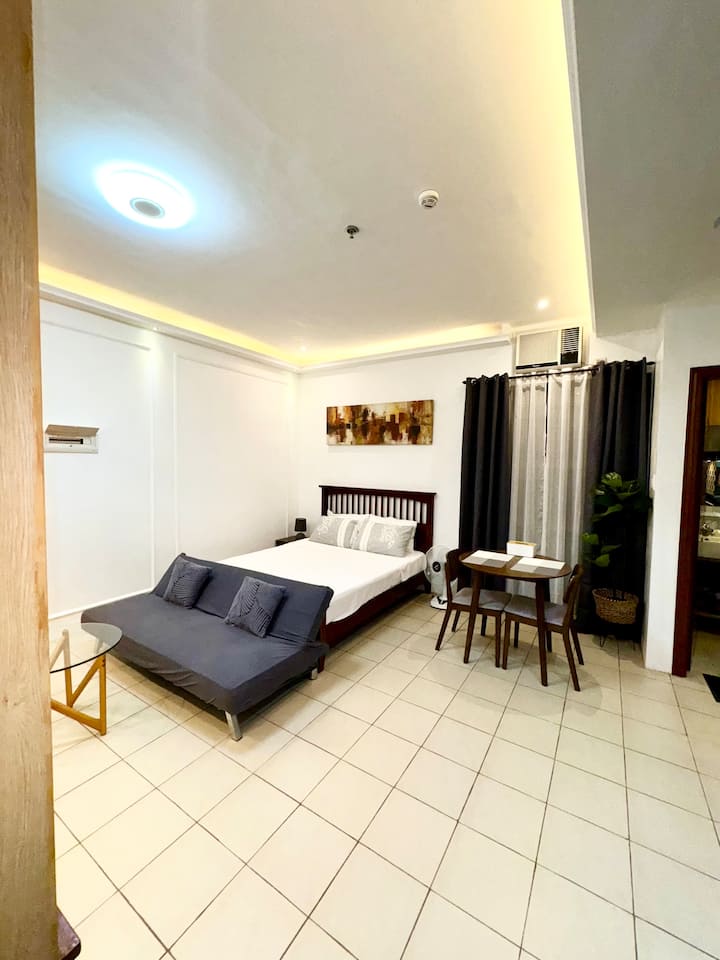 Studio Unit 5 Mins Walk To Ayala Center Mall - Cebu