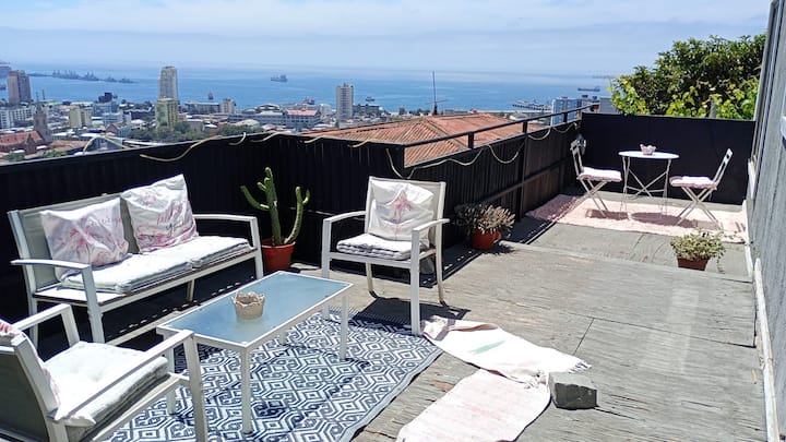 Linda Casa Con Vista Espectacular De Valparaíso - Valparaíso