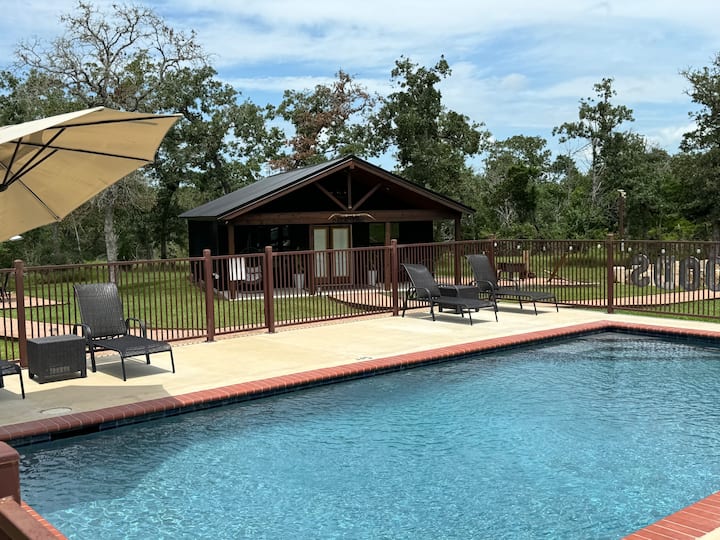 7 Mi From Round Top, Cozy Cottage #1 (Da La Woods) - Round Top, TX