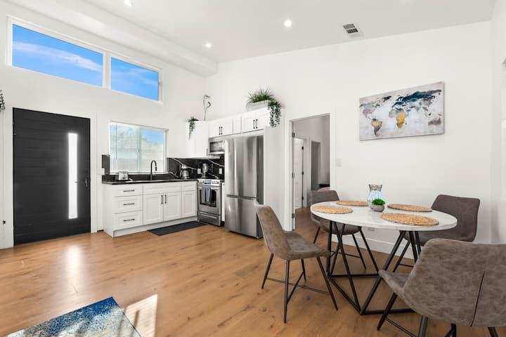 Spacious 2 Bed 2 Bath En-suite Guest Home - ヘイワード, CA