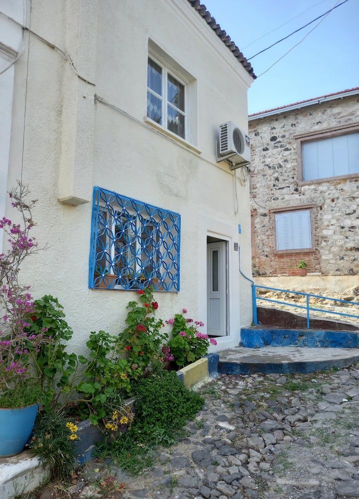 Cem (Cunda) Konuk Evi - Cunda Adası