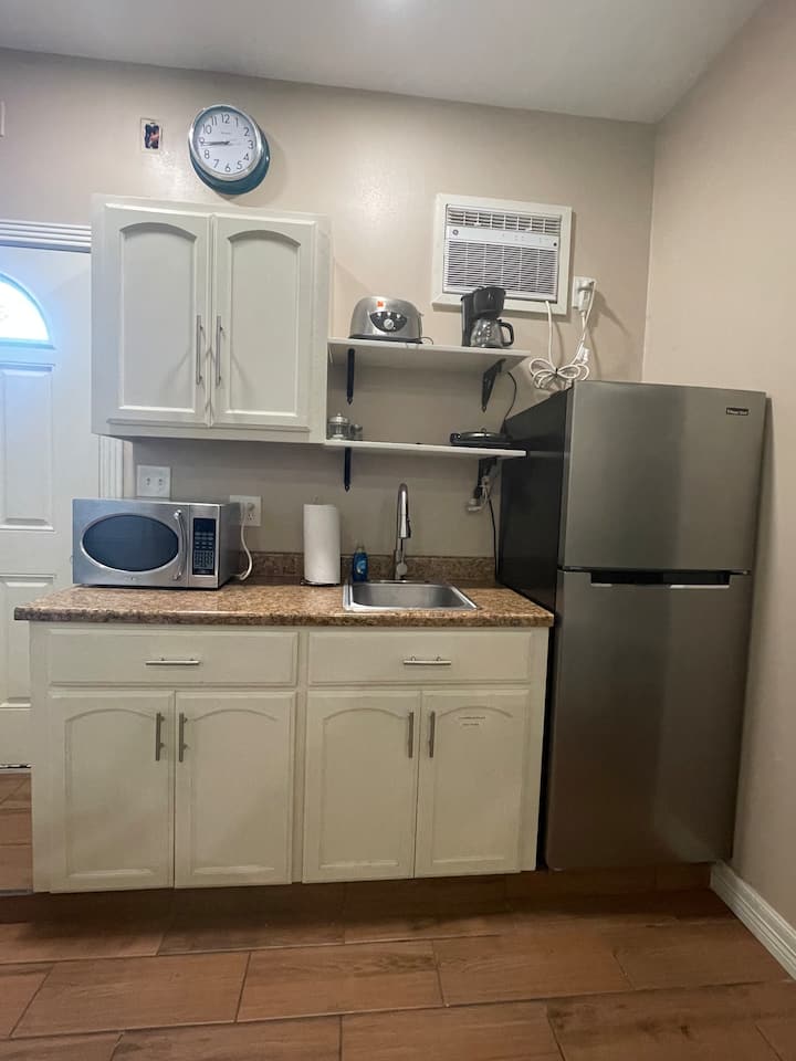 Hidden Gem For 5, Studio #4 - Mission, TX